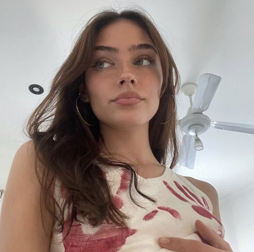 Ana Emery's Instagram, Twitter & Facebook on IDCrawl